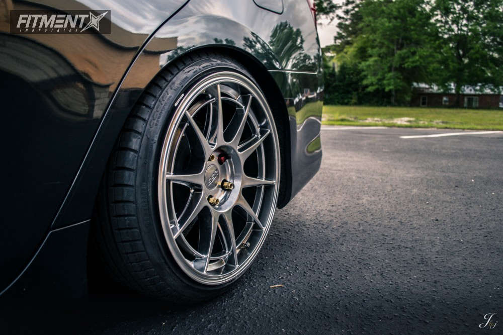 2014 Toyota Camry SE Sport with 18x8.5 ESR Sr13 and Accelera 205x40 on ...