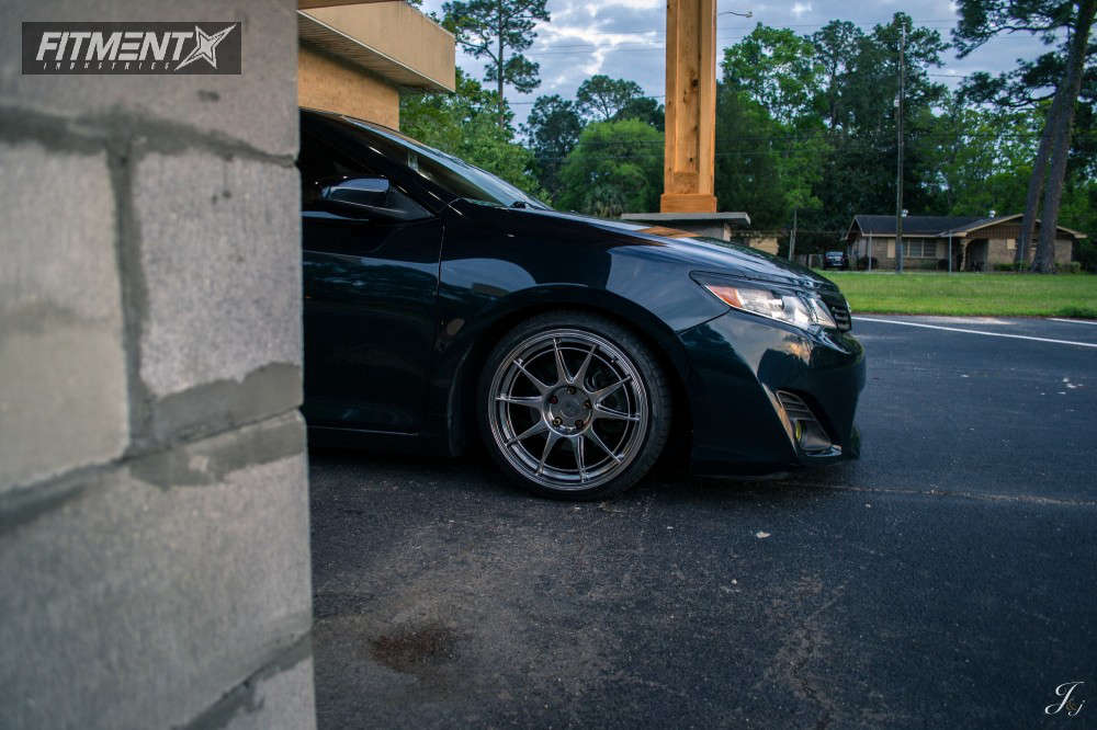 2014 Toyota Camry SE Sport with 18x8.5 ESR Sr13 and Accelera 205x40 on ...