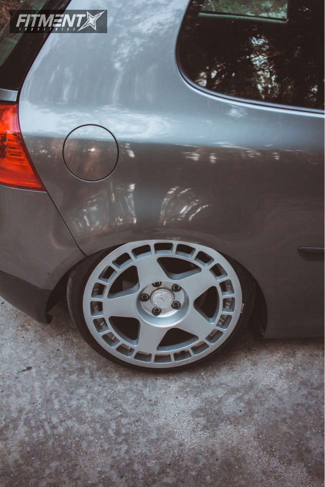 2007 Volkswagen Rabbit 2.5 with 18x9 Fifteen52 Turbomac and Nankang ...