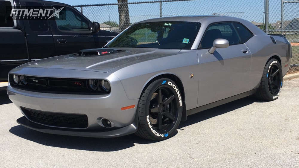 2016 Dodge Challenger R/T Scat Pack with 20x9 Ferrada FR3 and Atturo ...