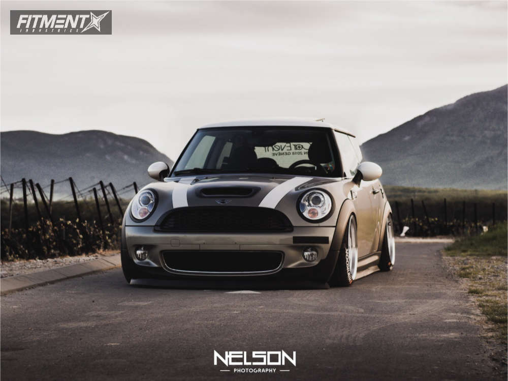 2007 Mini Cooper with 17x8 Japan Racing JR15 and Hankook 195x40 on Air ...