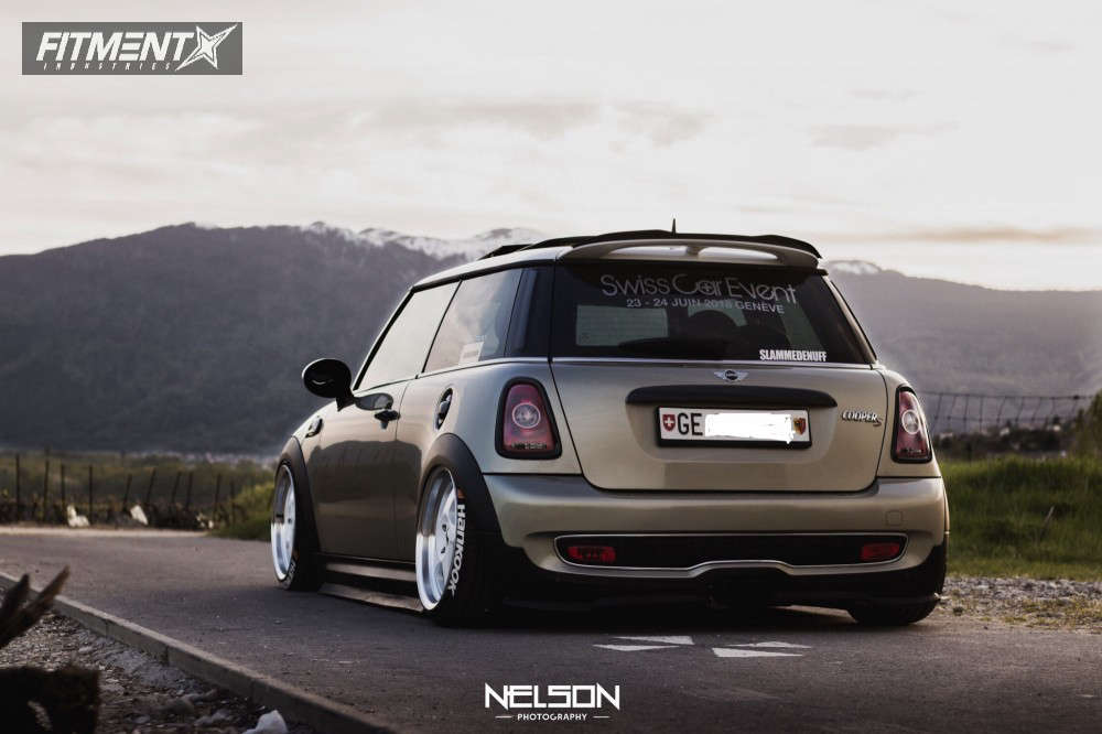 2007 Mini Cooper with 17x8 Japan Racing JR15 and Hankook 195x40 on Air ...