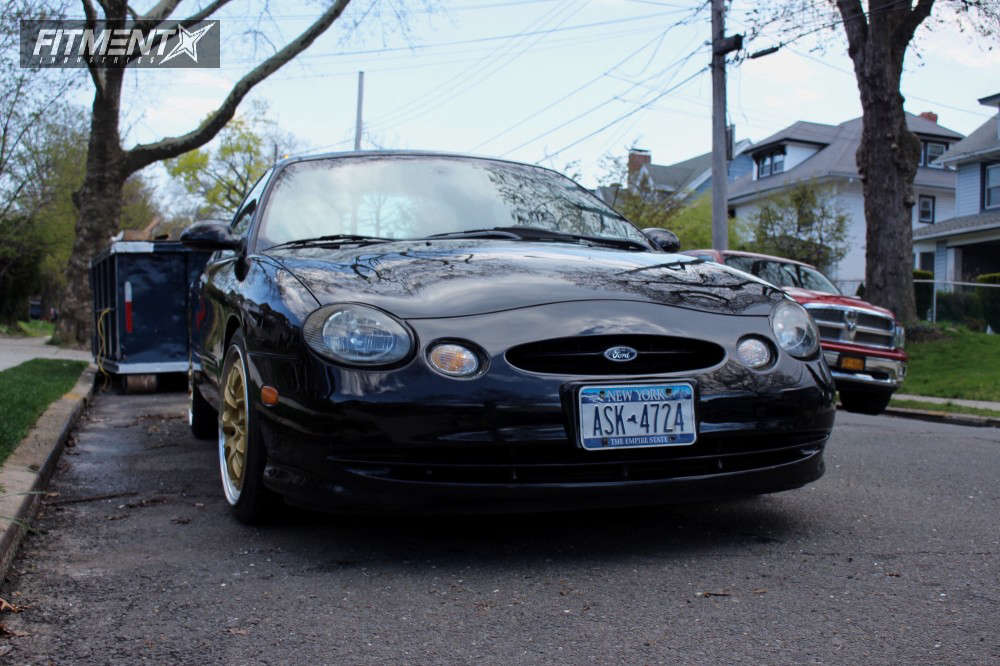 1998 Ford Taurus with 18x8.5 Rotiform Lsr and Nitto 225x40 on Lowering ...