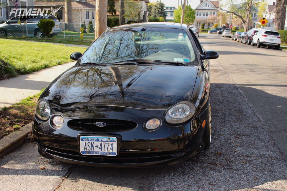 1998 Ford Taurus with 18x8.5 Rotiform Lsr and Nitto 225x40 on Lowering ...