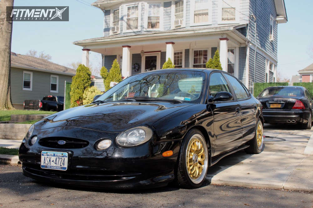 1998 Ford Taurus with 18x8.5 Rotiform Lsr and Nitto 225x40 on Lowering ...