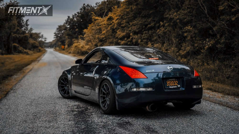 2008 Nissan 350Z with 18x10.5 Ambit Rt8 and Federal 275x35 on Lowering ...
