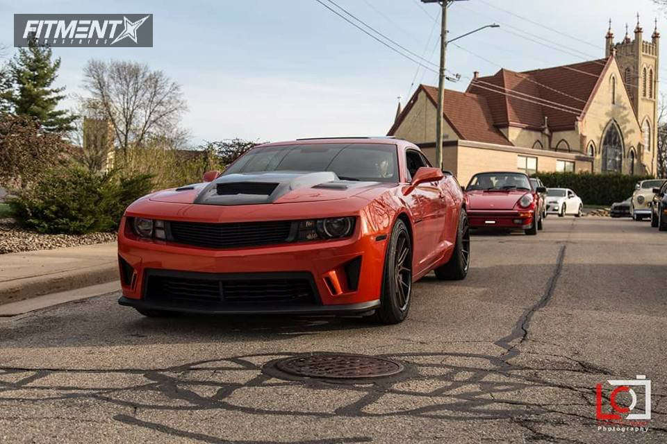 2010 Chevrolet Camaro with 20x9 Ferrada FR2 and General 245x40 on Stock ...