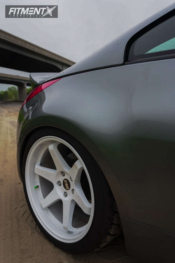 2006 Nissan 350Z with 19x10.5 ESR Sr07 and Federal 245x35 on Coilovers ...