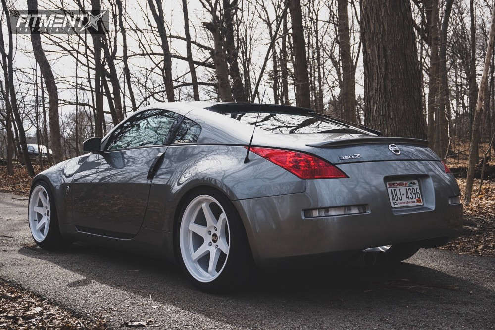 2006 Nissan 350Z with 19x10.5 ESR Sr07 and Federal 245x35 on Coilovers ...