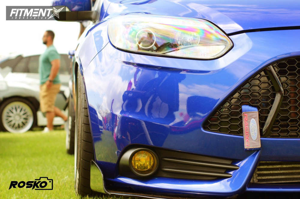 2013 Ford Focus ST with 18x9.5 Ambit Re82 and Nitto 245x45 on Air ...
