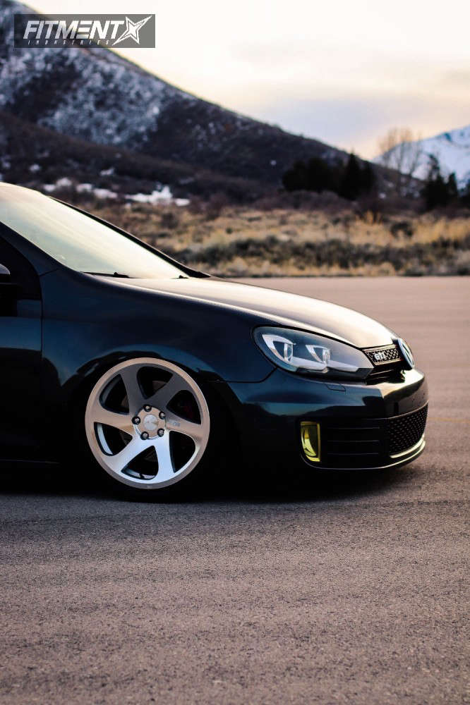 2010 Volkswagen GTI with 18x8.5 3SDM 0.06 and Nexen 215x45 on Air ...