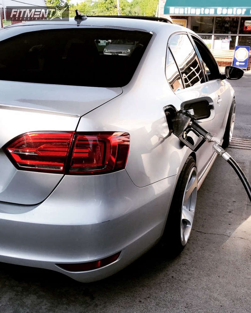 2014 Volkswagen Jetta with 18x9.5 Rotiform Tmb and Sumitomo 245x40 on ...