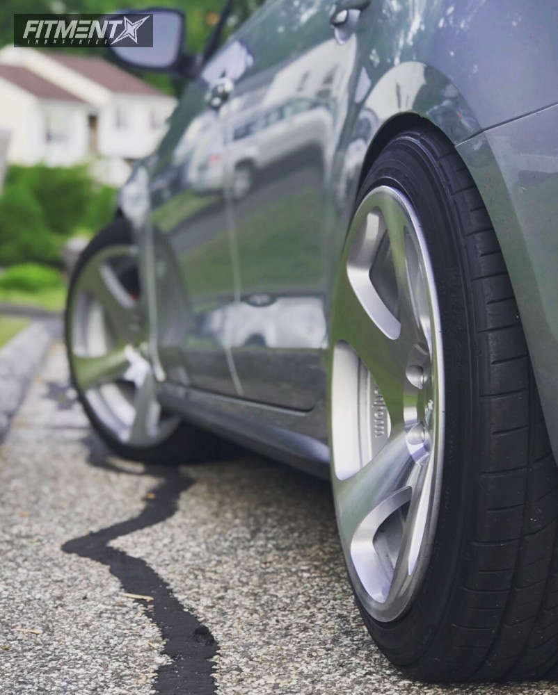 2014 Volkswagen Jetta with 18x9.5 Rotiform Tmb and Sumitomo 245x40 on ...