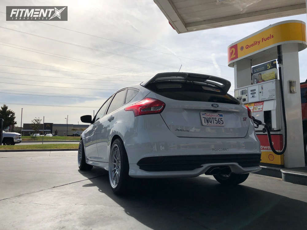 2017 Ford Focus with 18x9.5 Enkei Nt03 and Kumho 245x40 on Stock ...