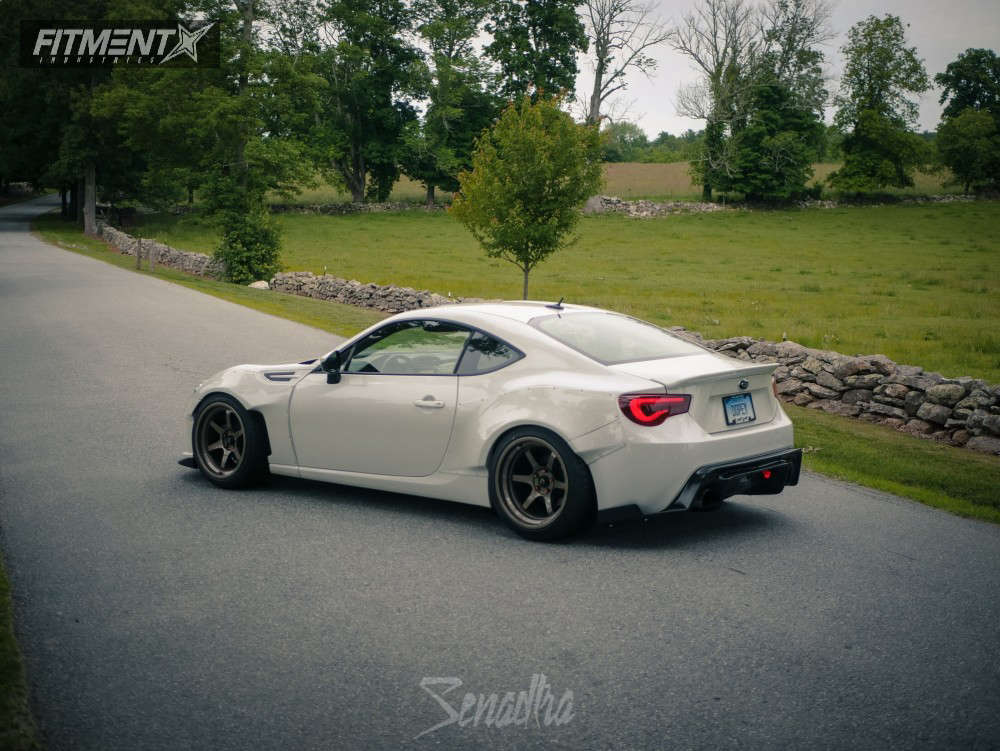 2013 Subaru BRZ with 18x9.5 Cosmis Racing XT-006R and Achilles 235x40 on Coilovers | 414335 ...