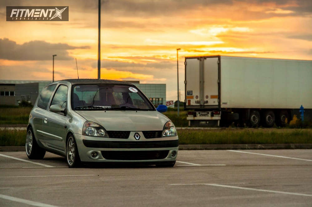 2004 Renault Clio with 16x7.5 Schmidt VN Line and Pro Comp 215x40 on ...