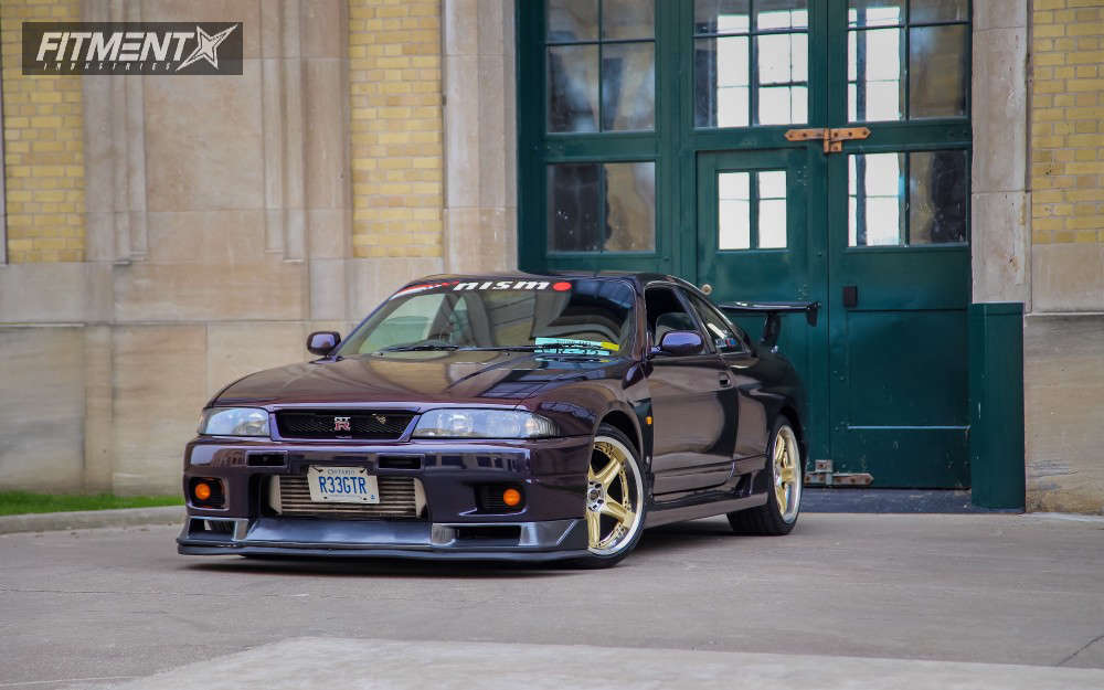 1996 Nissan Skyline R33 with 18x10 Volk Gt-c and Bridgestone 225x35 on ...
