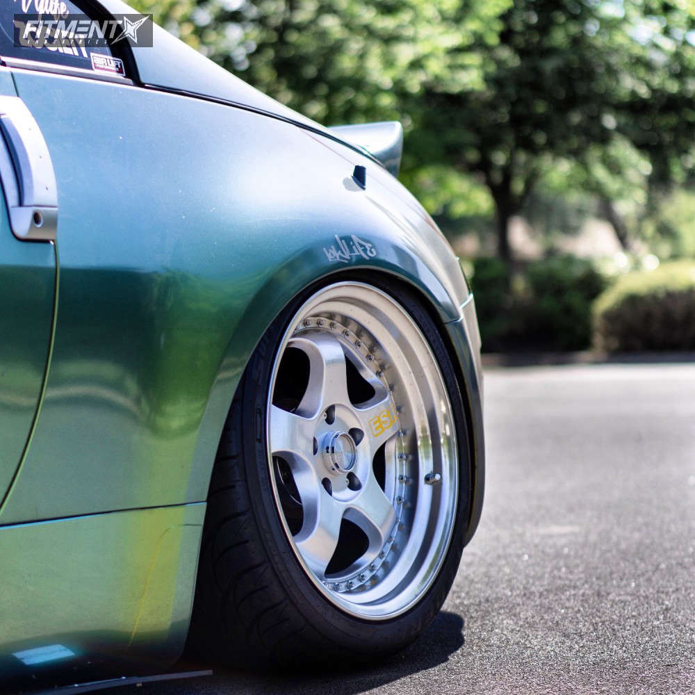 2004 Nissan 350Z with 18x8.5 ESR Sr06 and Federal 225x35 on Air ...
