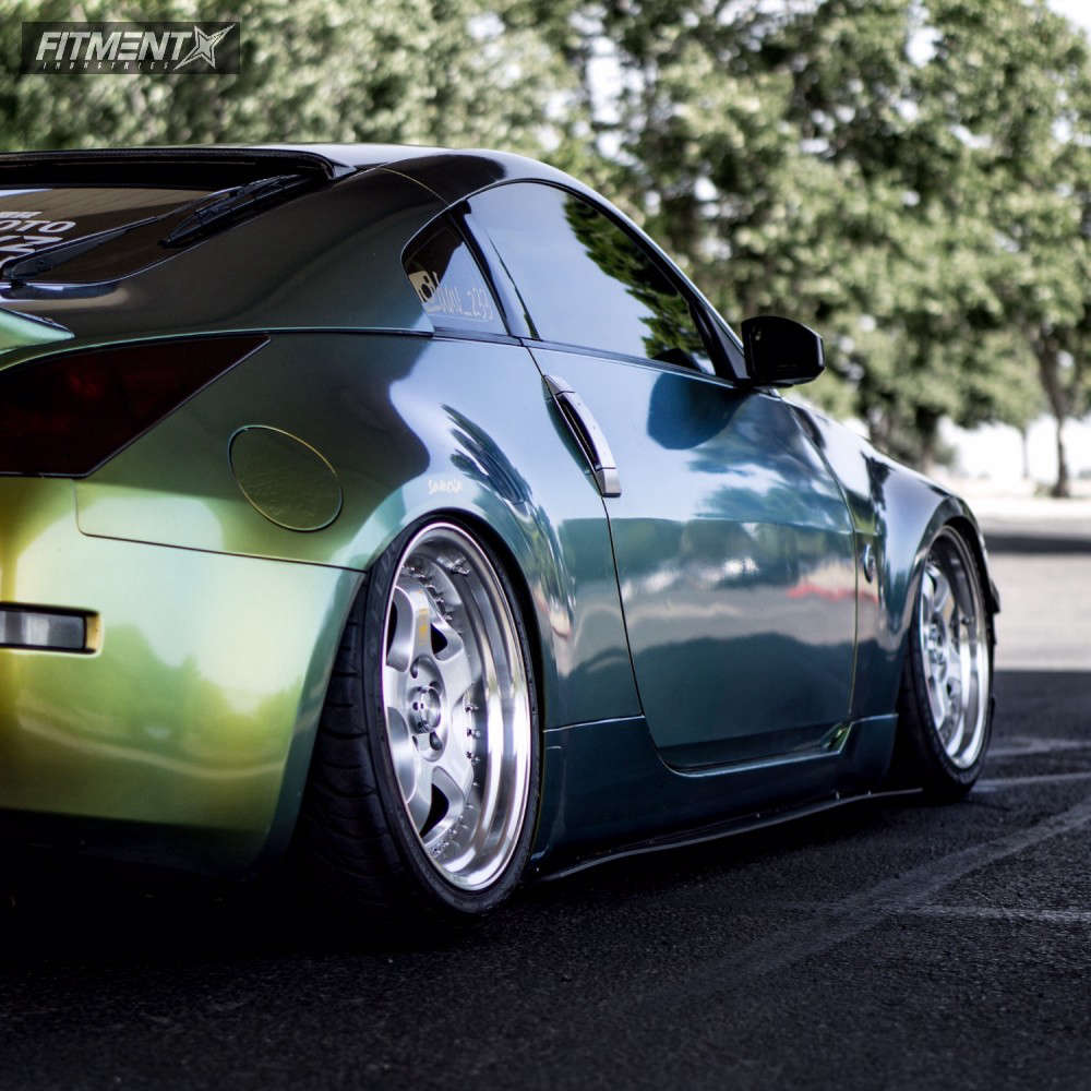 2004 Nissan 350Z with 18x8.5 ESR Sr06 and Federal 225x35 on Air ...