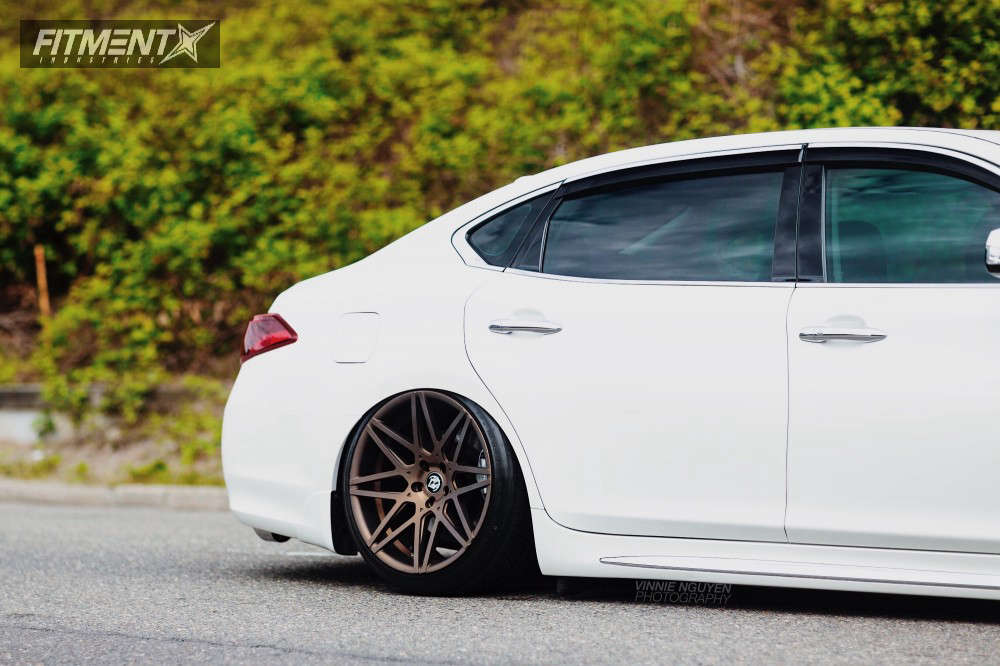 2016 INFINITI Q70L with 20x10.5 VIP Modular VRC13 and Nitto 255x35 on ...