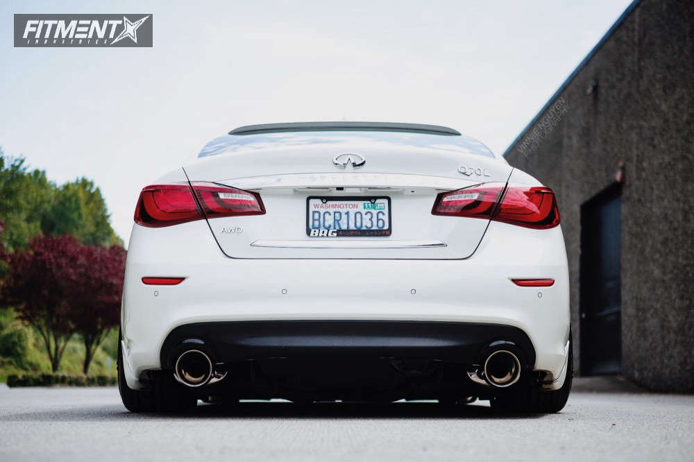 2016 INFINITI Q70L with 20x10.5 VIP Modular VRC13 and Nitto 255x35 on ...