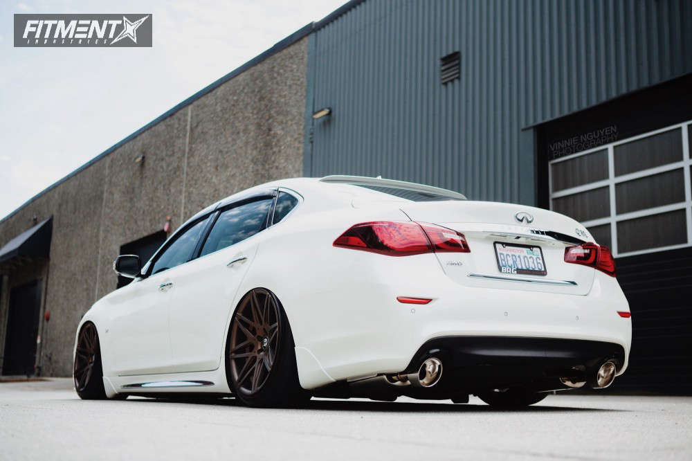 2016 INFINITI Q70L with 20x10.5 VIP Modular VRC13 and Nitto 255x35 on Air Suspension | 432730 ...