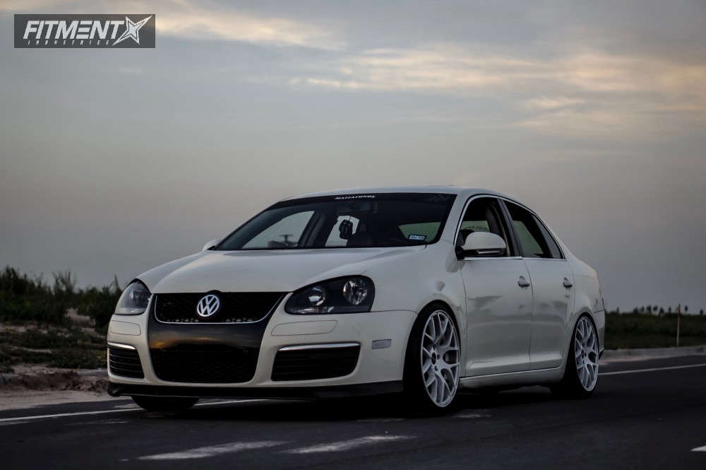 2008 Volkswagen Jetta with 18x9 Alzor 349 and Nankang 225x40 on ...