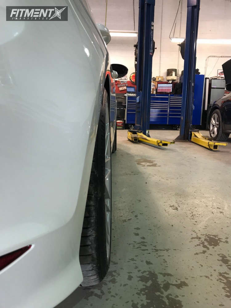 2016 Volkswagen Golf R Base with 19x8.5 Rotiform Rse and Continental ...