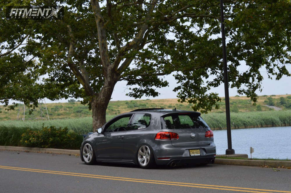 2010 Volkswagen GTI with 18x8.5 AVID1 AV50 and Nitto 225x40 on Air ...