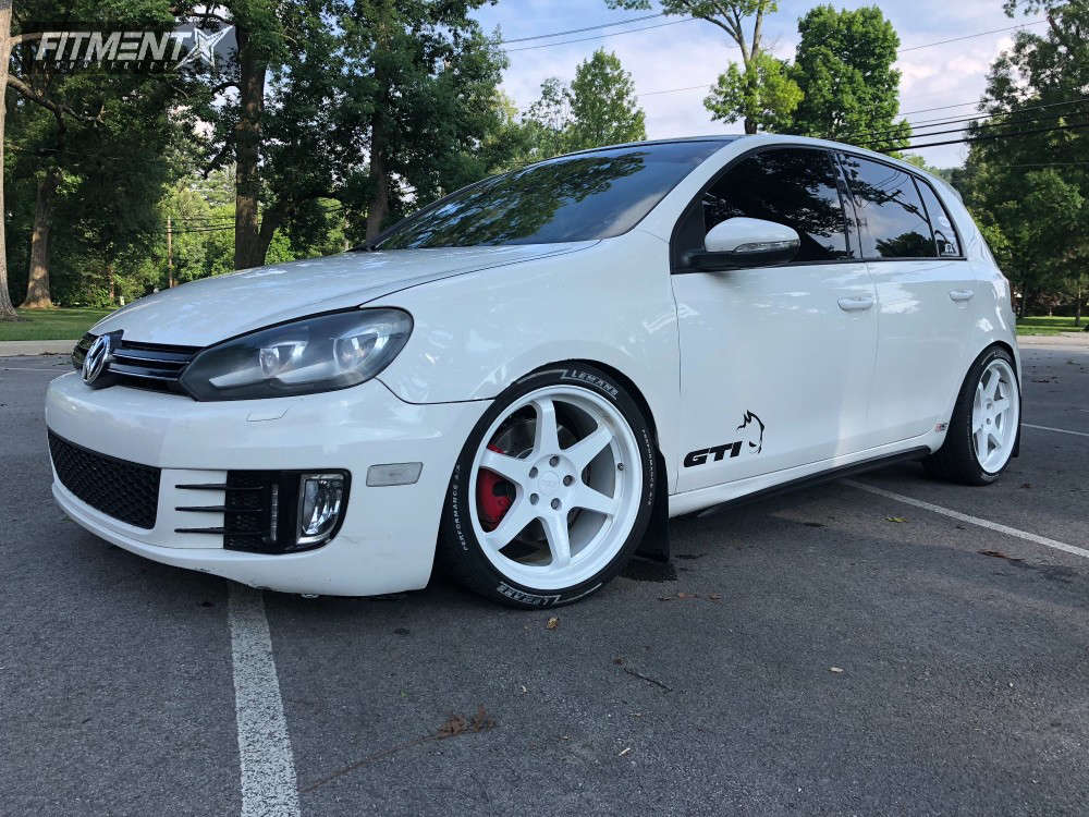 2010 Volkswagen GTI with 18x8.5 ESR Sr07 and Bridgestone 225x40 on ...