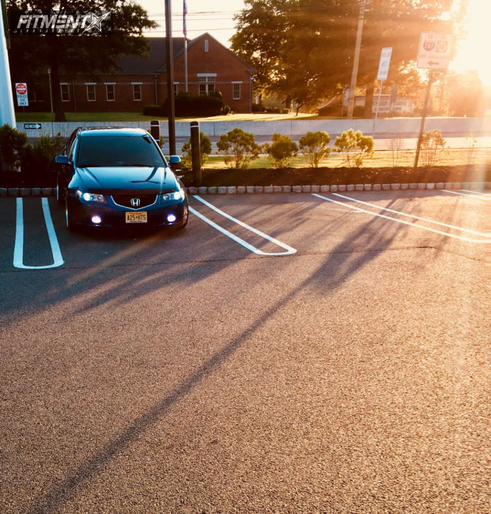 2005 Acura TSX Base with 18x9.5 ESR Sr01 and Achilles 215x35 on ...