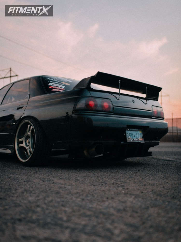 1990 Nissan Skyline R32 Base with 18x8.5 Advan Racing Super Advan SA3R ...