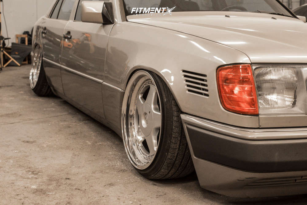 1992 Mercedes-Benz 300D 2.5 with 17x9.5 OZ Racing Futura and Sunfull ...