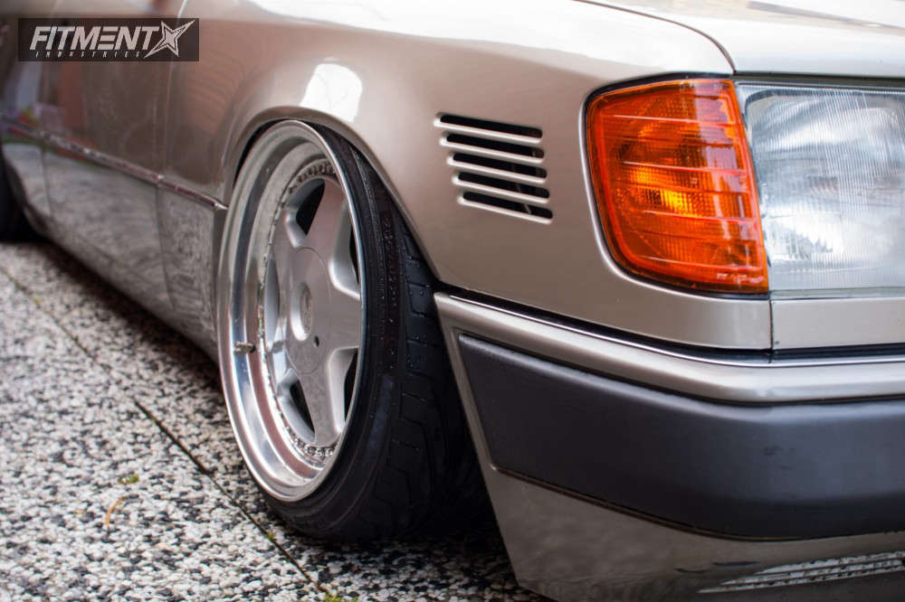 1992 Mercedes-Benz 300D 2.5 with 17x9.5 OZ Racing Futura and Sunfull ...