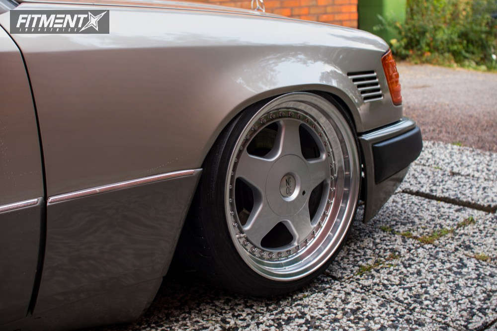 1992 Mercedes-Benz 300D 2.5 with 17x9.5 OZ Racing Futura and Sunfull ...