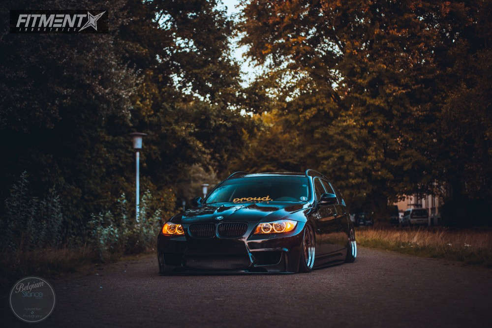 2010 BMW 335d Base with 19x10.5 Carline and Pirelli 235x35 on Air ...