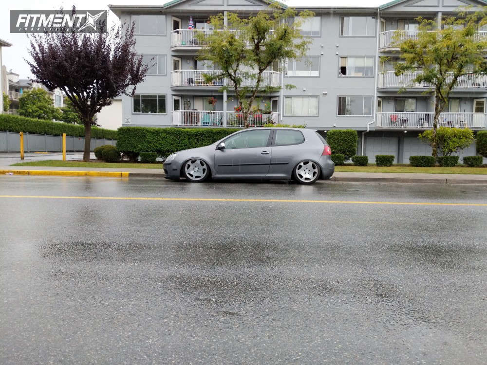 2007 Volkswagen Rabbit 2.5 with 18x8.5 OEM Wheels Seggin and Michelin ...