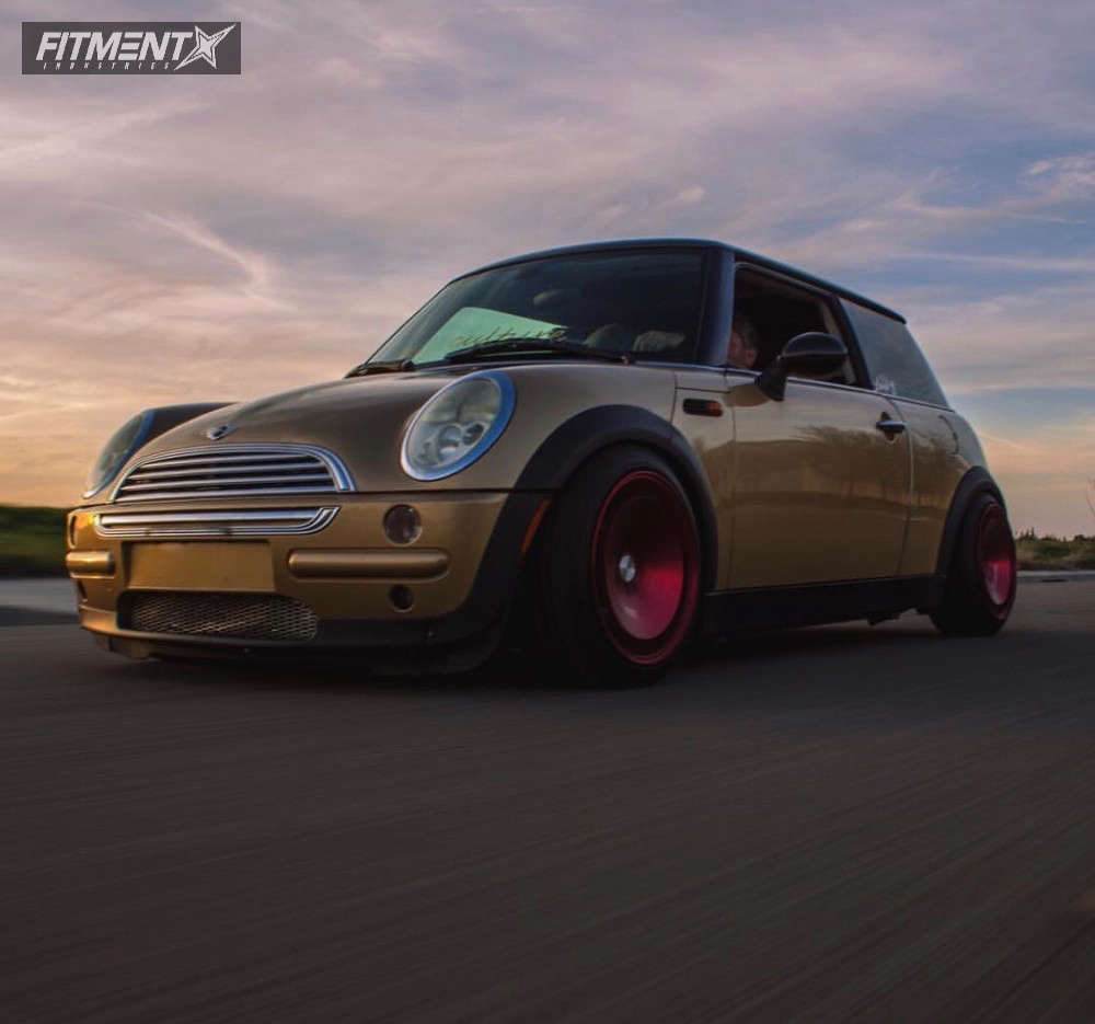 Slammed Mini Cooper S 2003