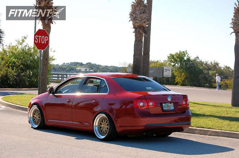 2006 Volkswagen Jetta 2.5 4dr Sedan (2.5L 5cyl 5M) with 18x9.5 CCW LM20 ...