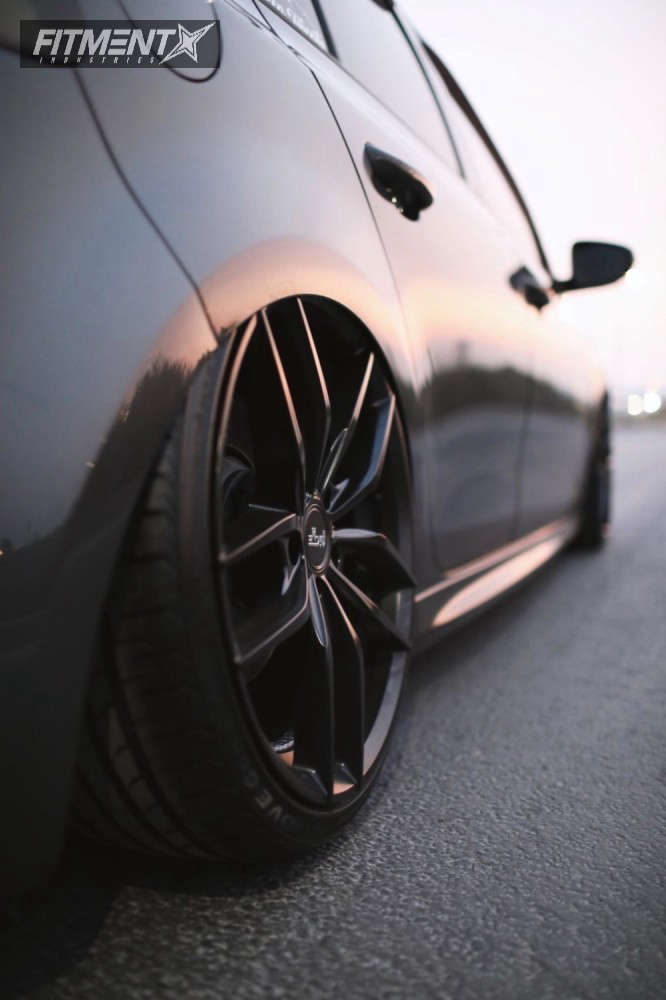 2012 Volkswagen Golf R Base with 19x8.5 Niche Vosso and Toyo Tires ...