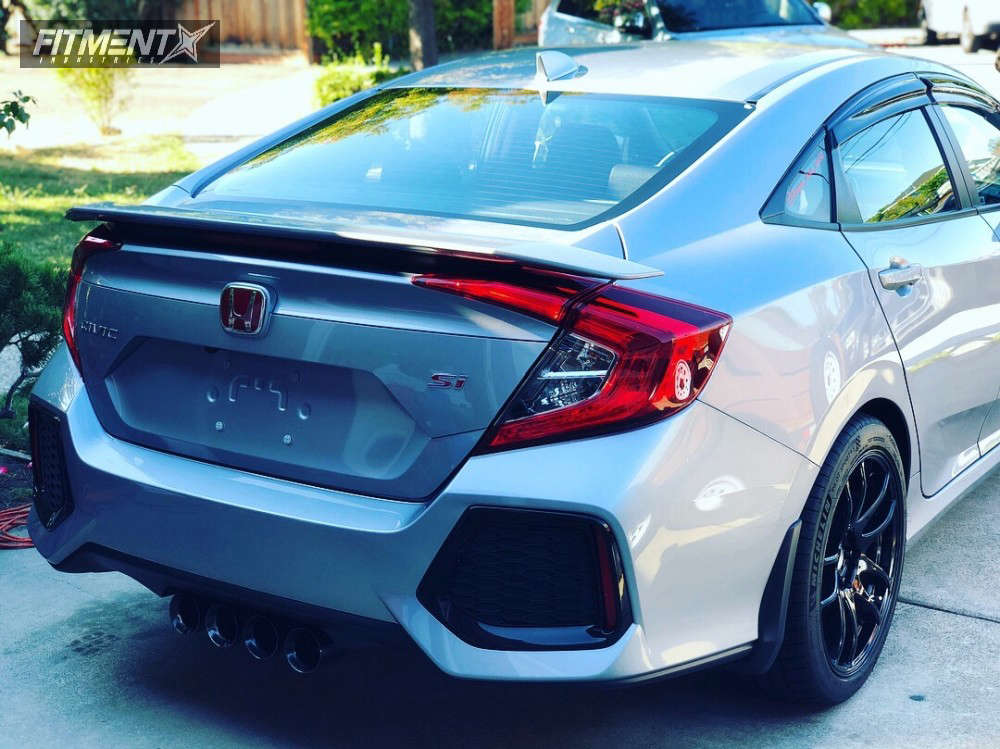 2017 Honda Civic Si with 18x8.5 ESR Sr08 and Michelin 245x40 on Stock ...