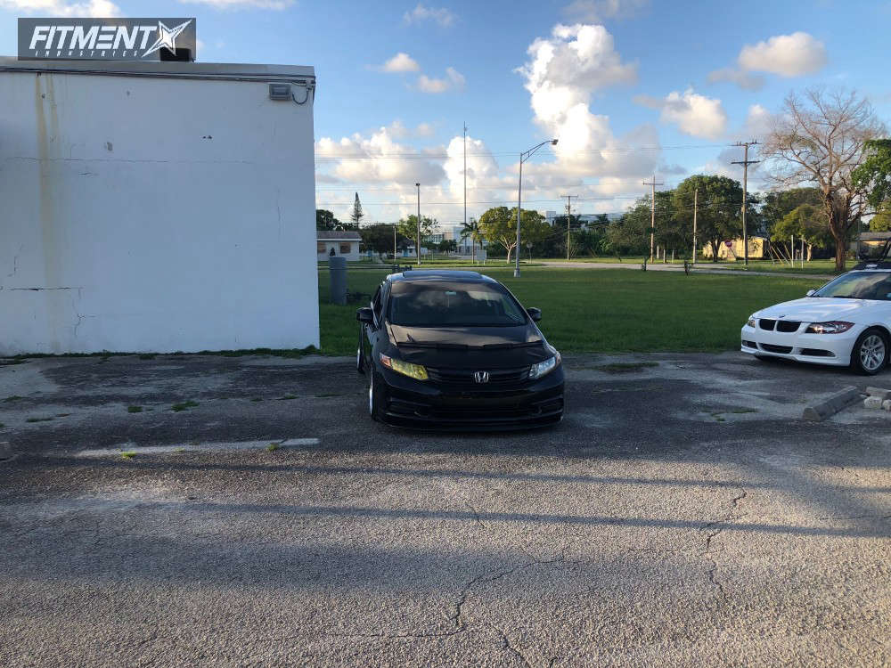 2012 Honda Civic Si with 17x8.5 ESR Sr06 and Federal 215x40 on Coilovers | 474285 | Fitment ...