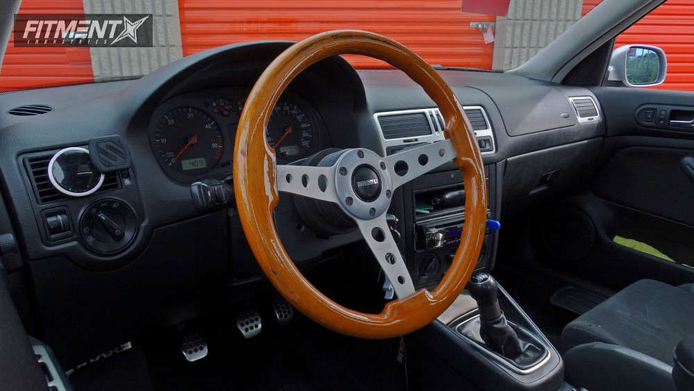 2002 Volkswagen Jetta GLS 4dr Sedan (2.0L 4cyl 4A) with 17x8 Fast ...