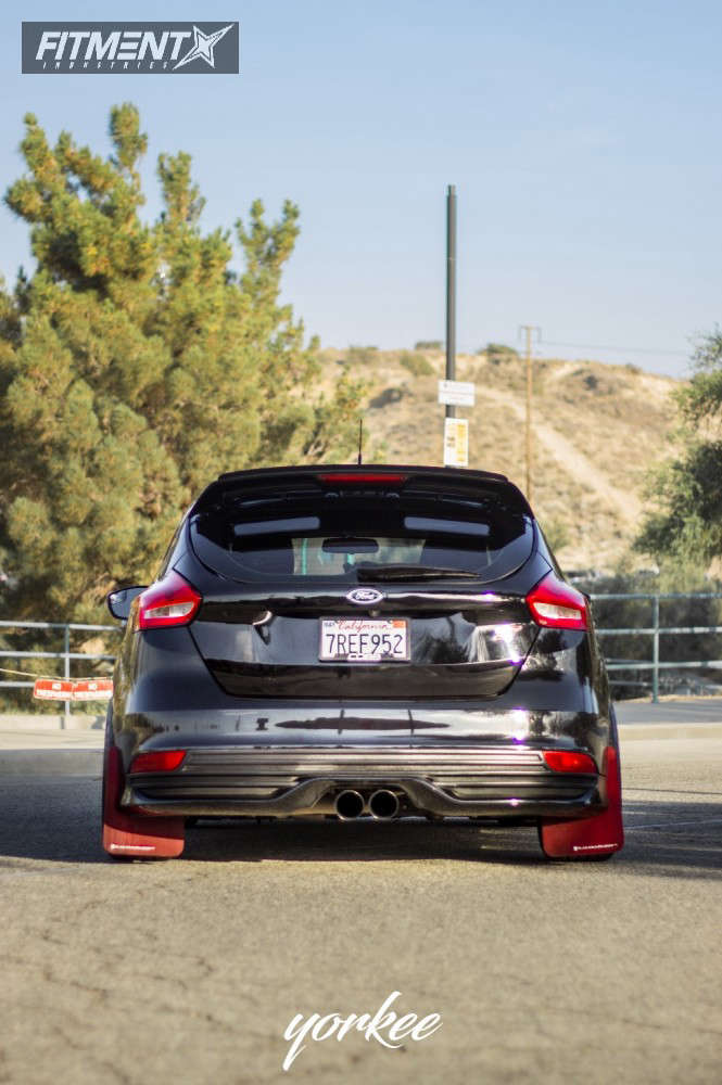 2016 Ford Focus ST with 18x9.5 Option Lab R716 and Nitto 225x40 on ...