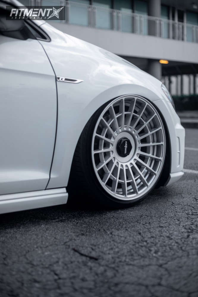 2017 Volkswagen Golf R Base with 19x10 Rotiform Las-r and Pirelli ...