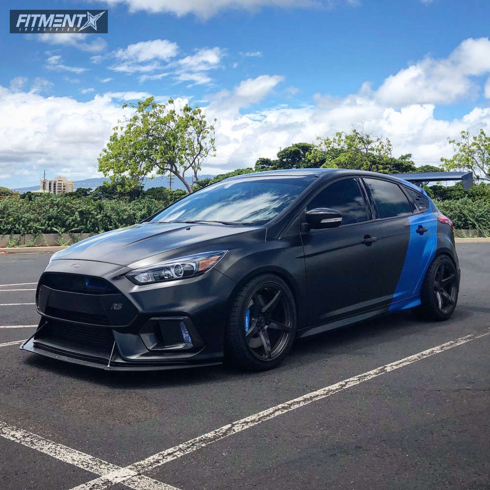 2017 Ford Focus RS with 18x9.5 BC Forged Rs45 and Nitto 265x35 on ...