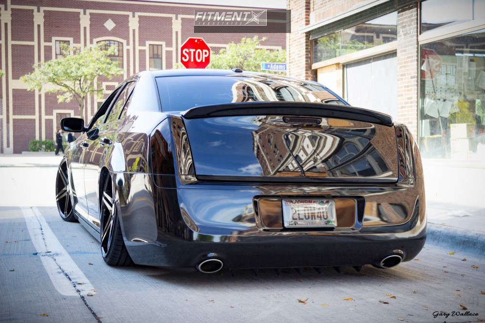 2014 Chrysler 300 S with 22x9 Verde Parallax and Nankang 235x30 on Air ...