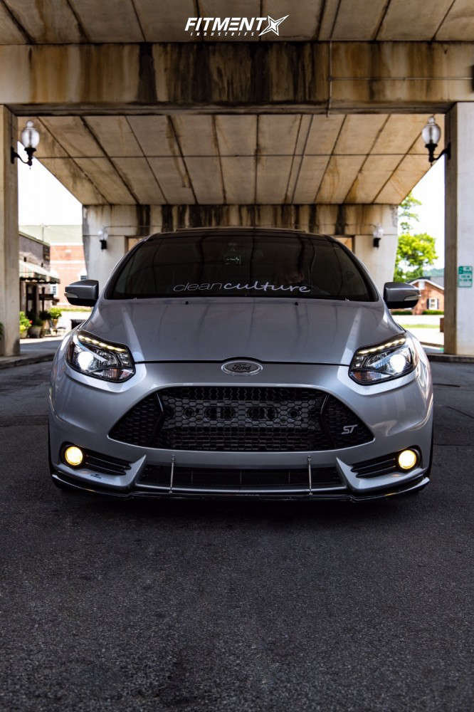 2013 Ford Focus ST with 19x8 TSW Holeshot and Nitto 235x35 on Lowering ...
