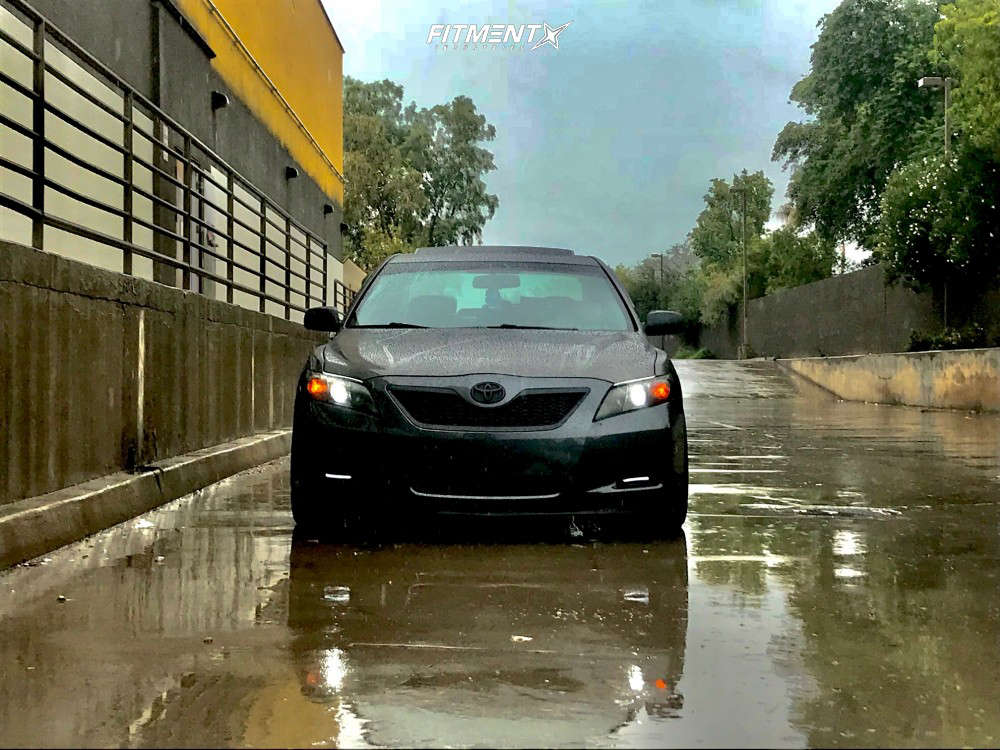 2007 Toyota Camry Hybrid with 18x8 Aodhan Ls002 and Sumitomo 235x45 on ...