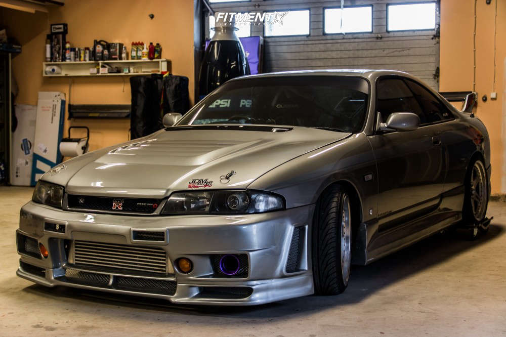1996 Nissan Skyline R33 Base with 18x9.5 Rays Engineering LM-GT1 and ...